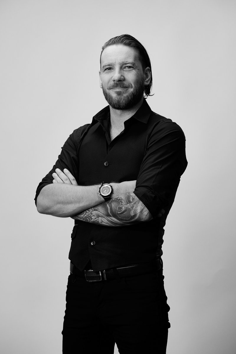 Meet Jake Nash - Teulo